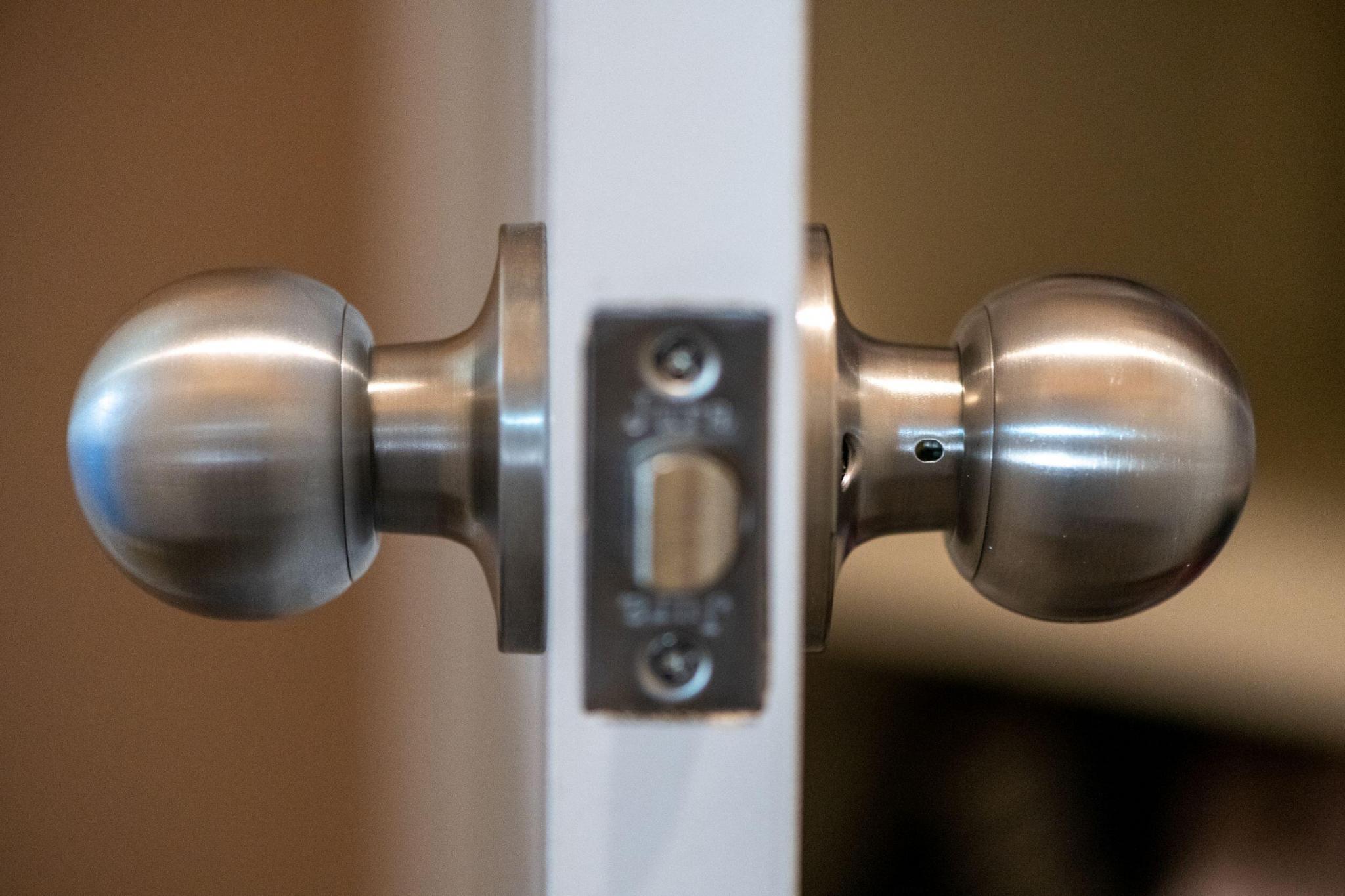 Knobs and Lever Handles - Doors Plus