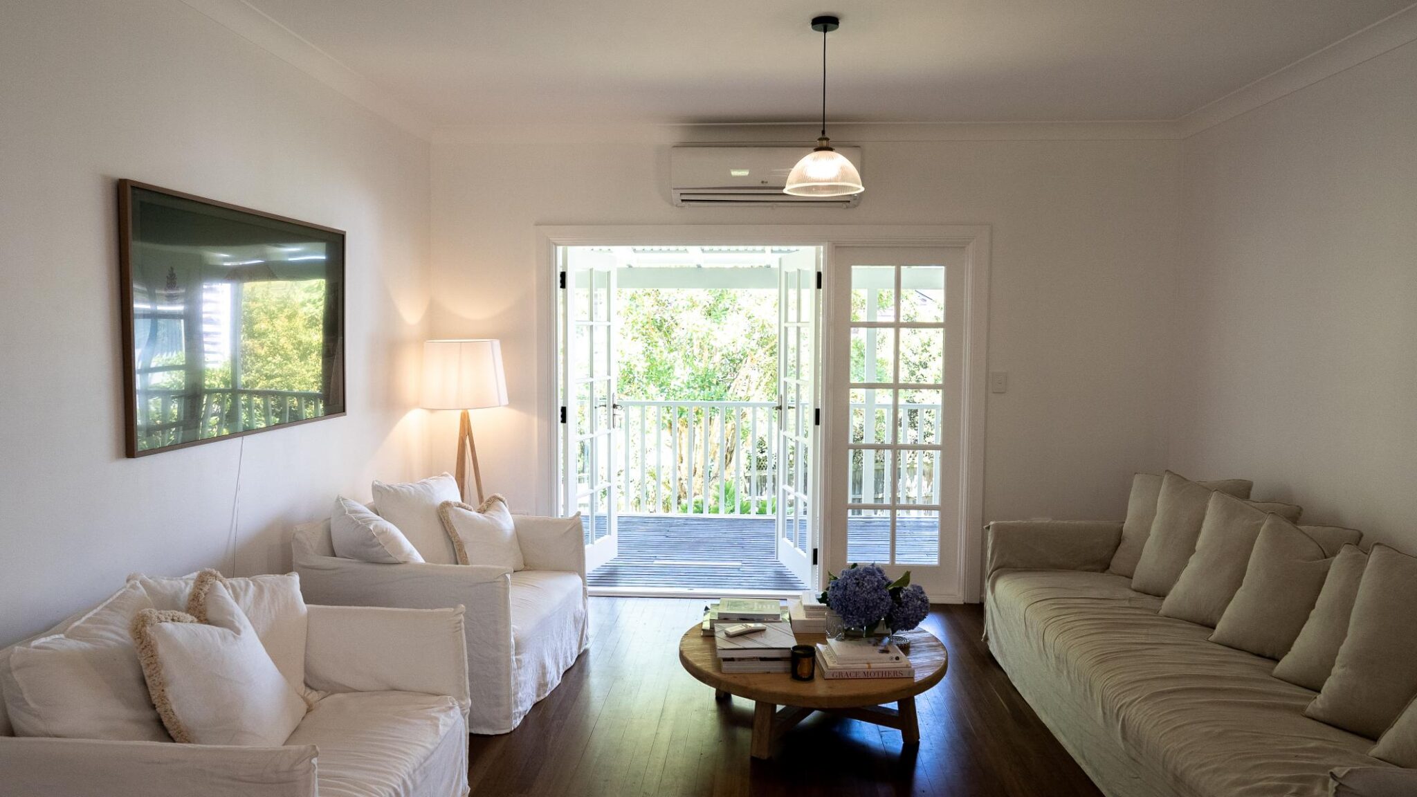 Window in Door: Adding Style, Light, and Functionality to Your Home ...